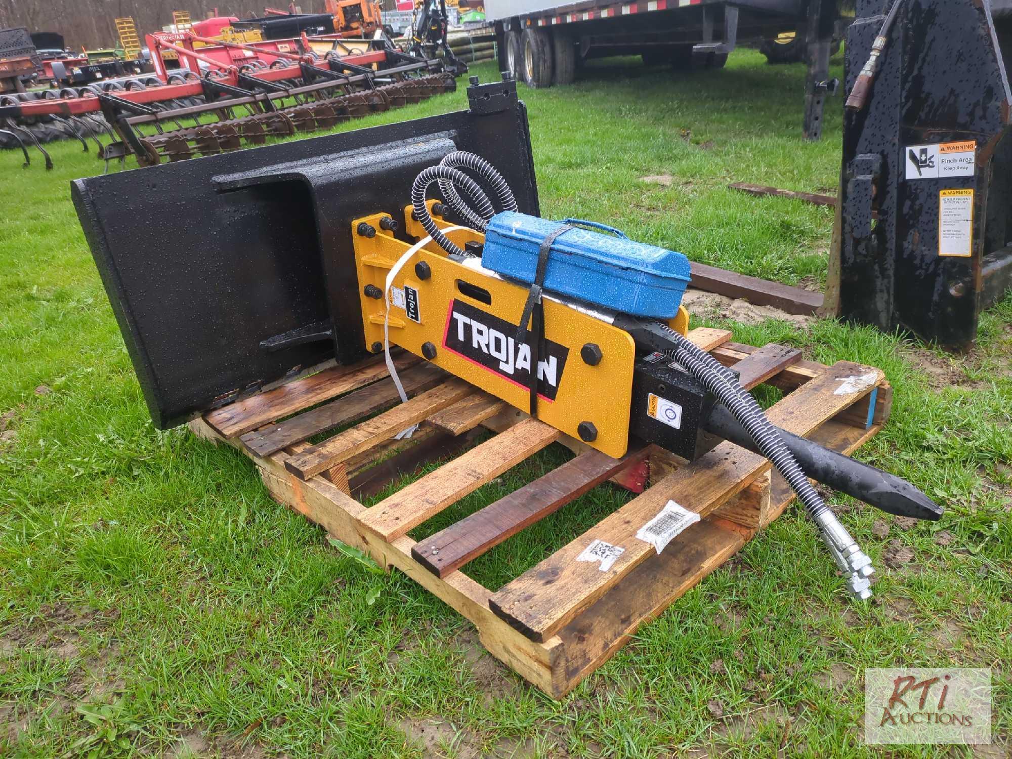 New Trojan TH35 skid loader mount hydraulic | Proxibid