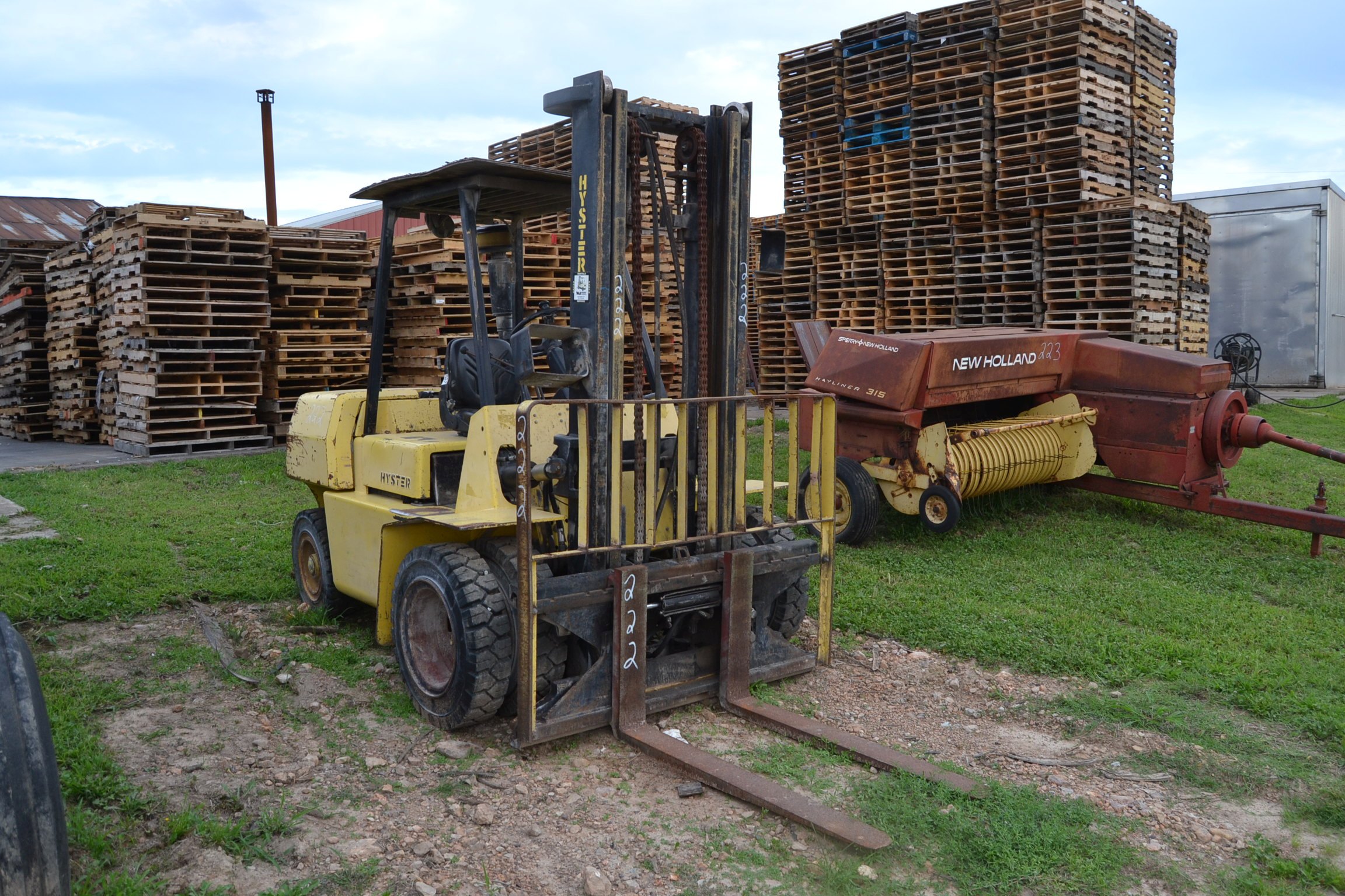 HYSTER MODEL H80XL DUAL WHEEL FORKLIFT W/ SIDE | Proxibid