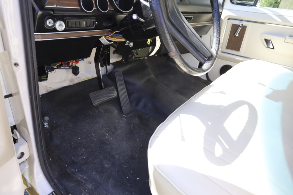 1972 Dodge D100 Interior