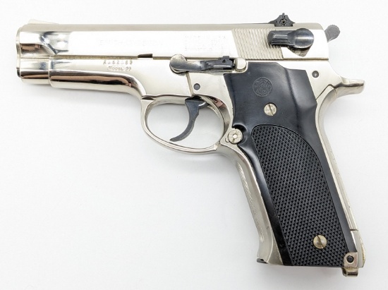 Smith & Wesson Model 59 9mm Semi Auto Pistol | Guns & Military ...