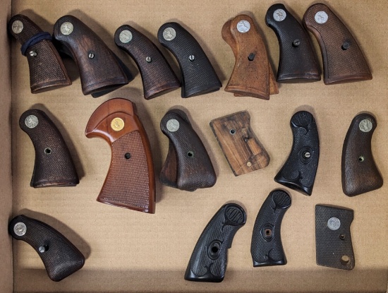 Vtg Colt Revolver Checkered Wood & Hardened Rubber Grips | Guns ...