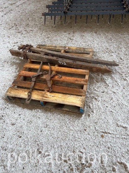 952-SET OF FORKS & BINDERS FOR LOADER BUCKET | Online Auctions | Proxibid