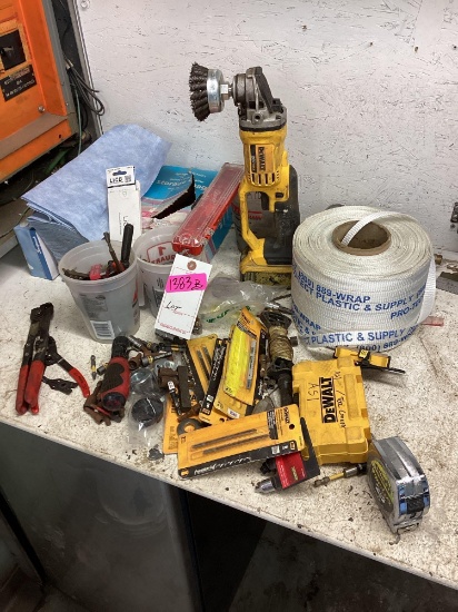 Lot of assorted items | Online Auctions | Proxibid