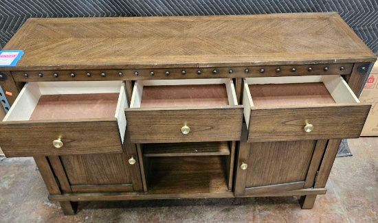 Signature Design Moriville Dining Server | Online Auctions | Proxibid