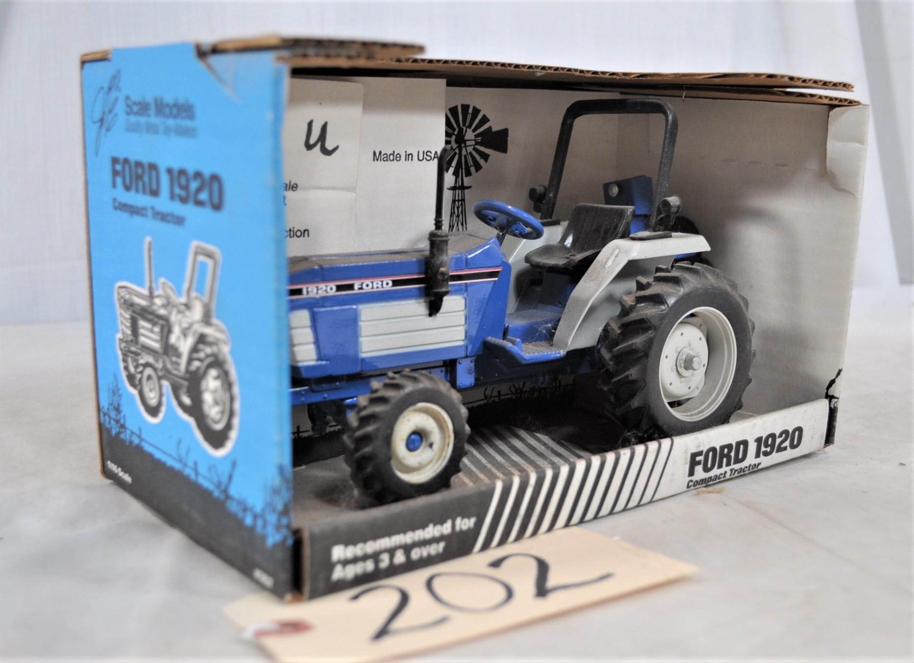 Scale Model Ford 1920 compact tractor - 1/16th | Proxibid