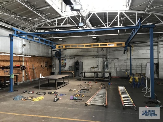 GROBEL 30' X 30' FREESTANDING OVERHEAD CRANE, 2000# CAPACITY, AND HOIST ...
