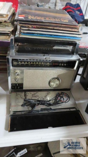 Zenith Trans-Oceanic transistor radio | Online Auctions | Proxibid