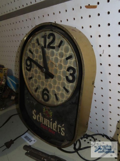 Schmidt's Light Beer electric wall clock | Online Auctions | Proxibid