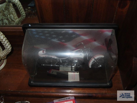 Fanklin Mint Harley Davidson Super Glide motorcycle model in display ...