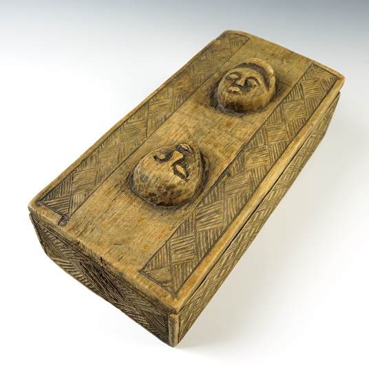 Vintage hand-carved wooden box with lid, very detailed engravings on ...