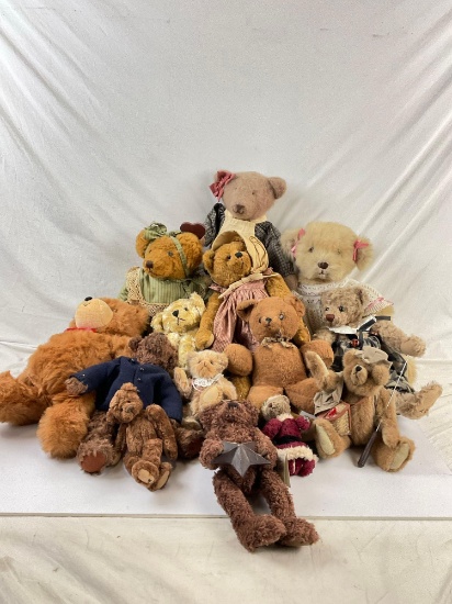 Assorted Collection of 14 Vintage Teddy Bears - various styles and ...