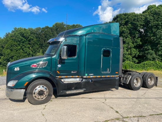 2019 Peterbilt 579 tandem axle truck tractor, Class 8 high-roof sleeper ...