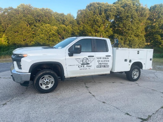 2021 Chevrolet C2500 HD Silverado service truck, 2WD, double cab, 6.6L ...