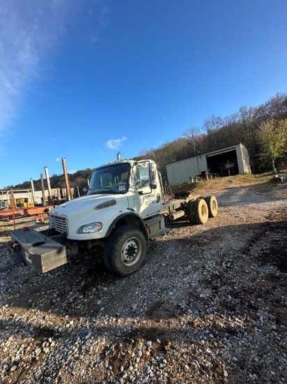 2007 Freightliner Model M2-106 Tandem Axle 6 Wheel Drive Tractor With ...
