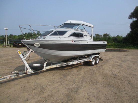 1986 Crestliner Sabre 25 Ft Cabin Cruiser W 190 Merc Cruiser Alpha One