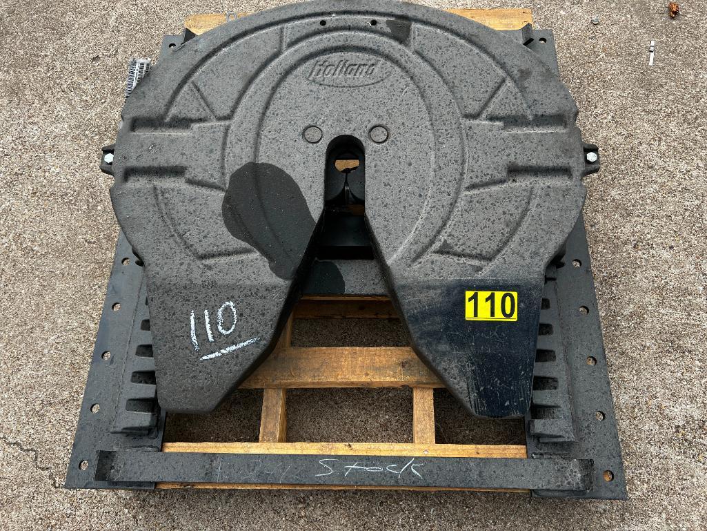 Holland 5th wheel hitch - mdl FW35A824XL02 | Proxibid