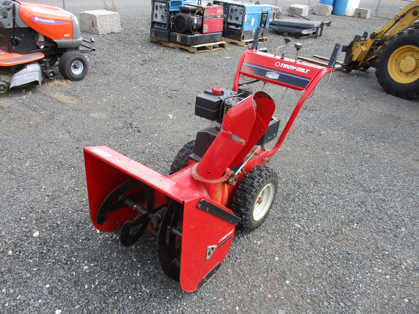 Troy Bilt 24" Snow Blower | Proxibid