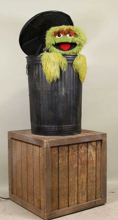 Oscar The Grouch Trash Can