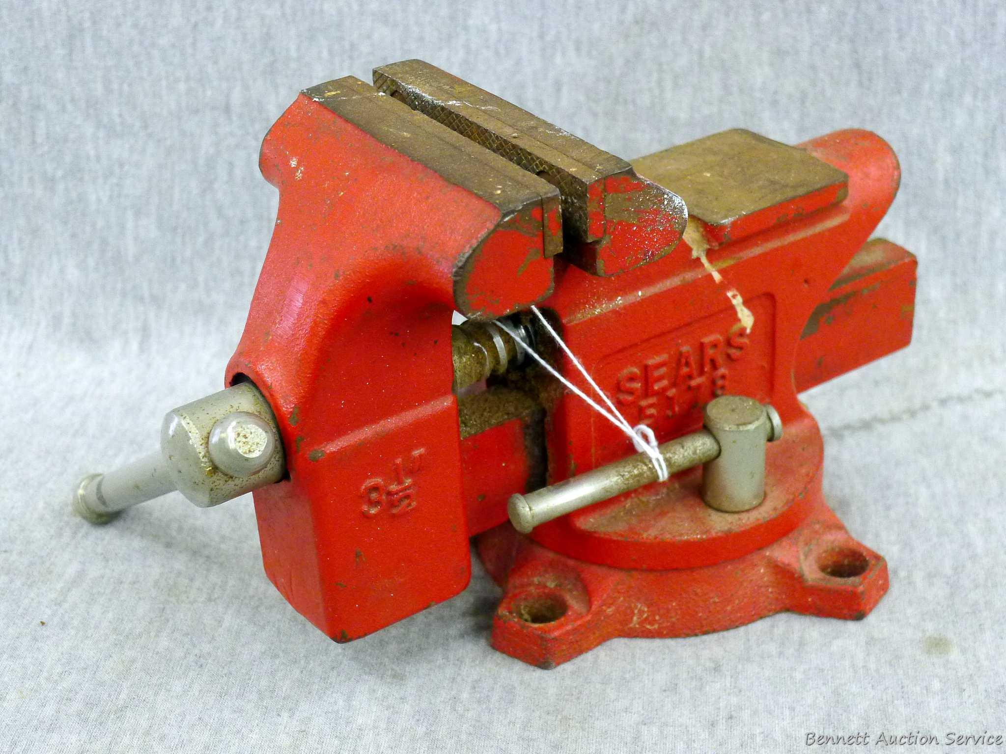 Sears 3 1/2'' swiveling bench vise, mechanism | Proxibid