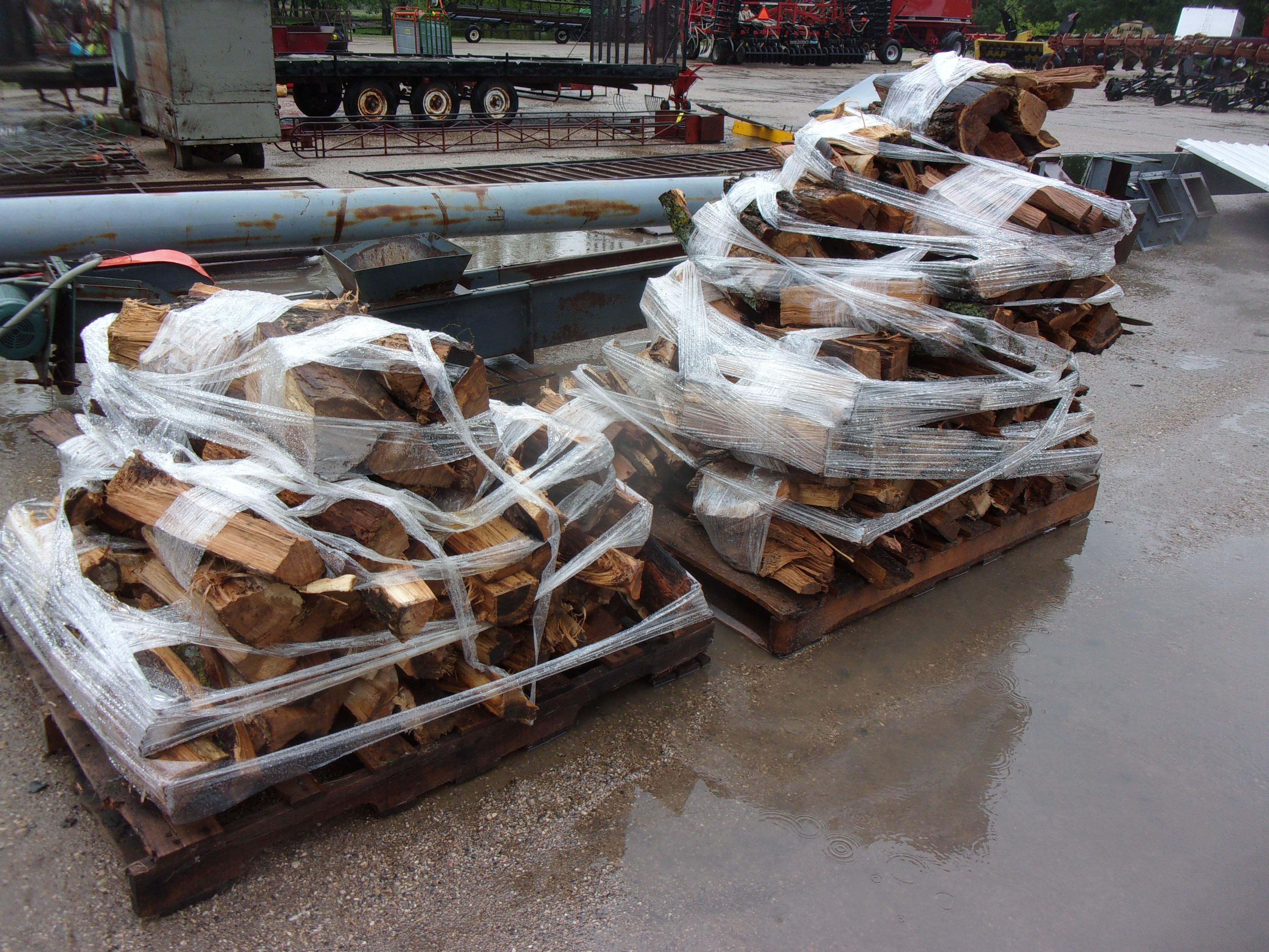 2 PARTIAL PALLETS OF CUT OAK FIRE WOOD | Proxibid