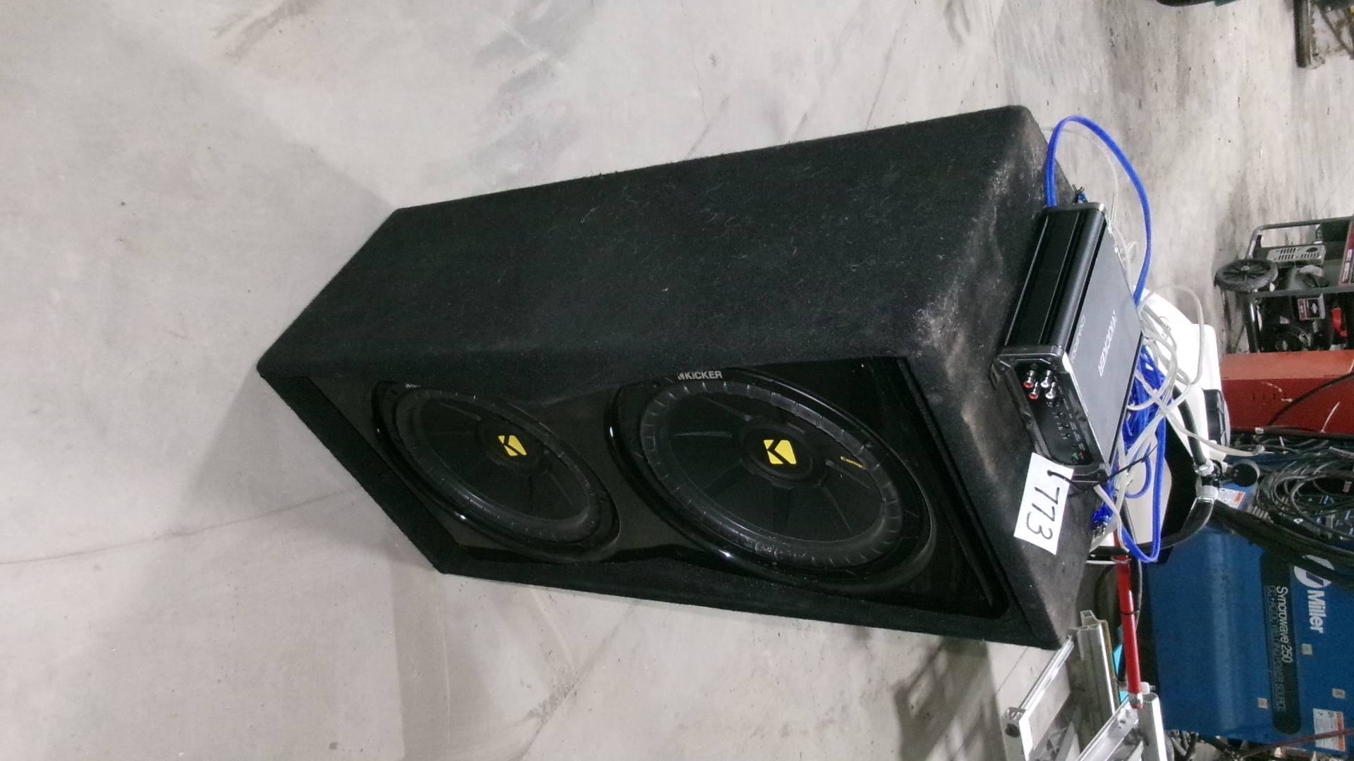 KICKER COMPS 18" X 36" SPEAKER w / CXA 300.1 | Proxibid