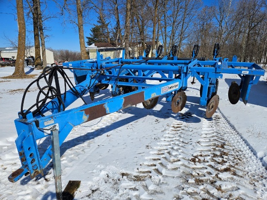 DMI 5 SHANK TURBO TIGER DISC RIPPER, located in Clearbrook, Mn ...