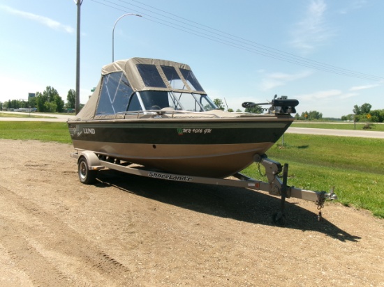 1995 LUND TYEE 1950 GRAN SPORT, 4.3 L. V-6, 2 live wells, ss prop ...