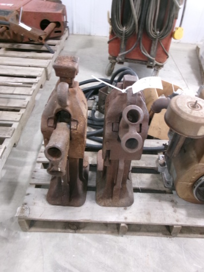 2-#22 R.R. / HOUSE MOVING JACKS | Online Auctions | Proxibid