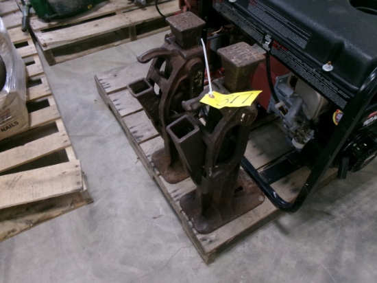 2-RAILROAD/HOUSE MOVING JACKS | Online Auctions | Proxibid