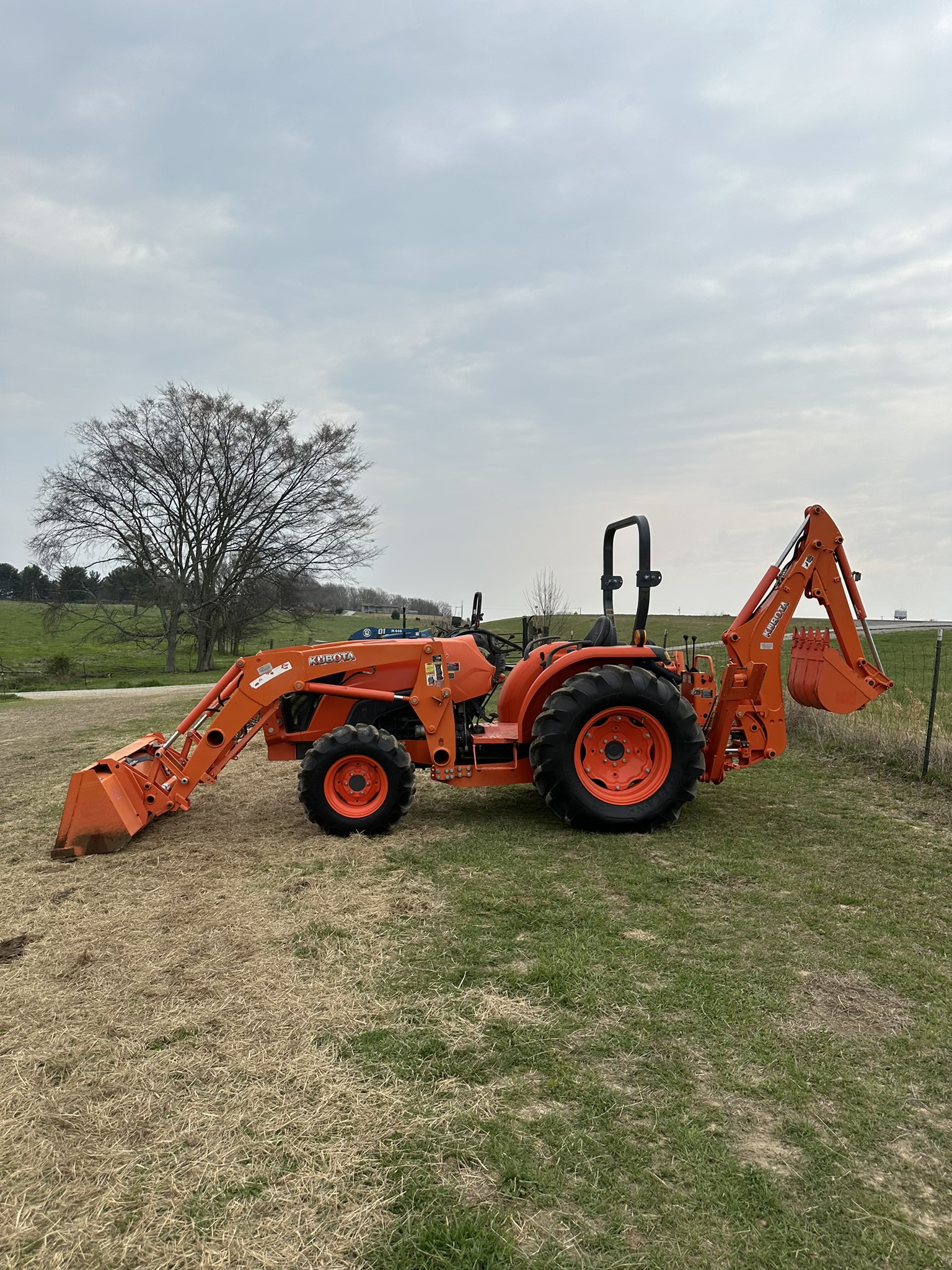 Kubota MX5200 w/Loader and Backhoe Attachment | Proxibid