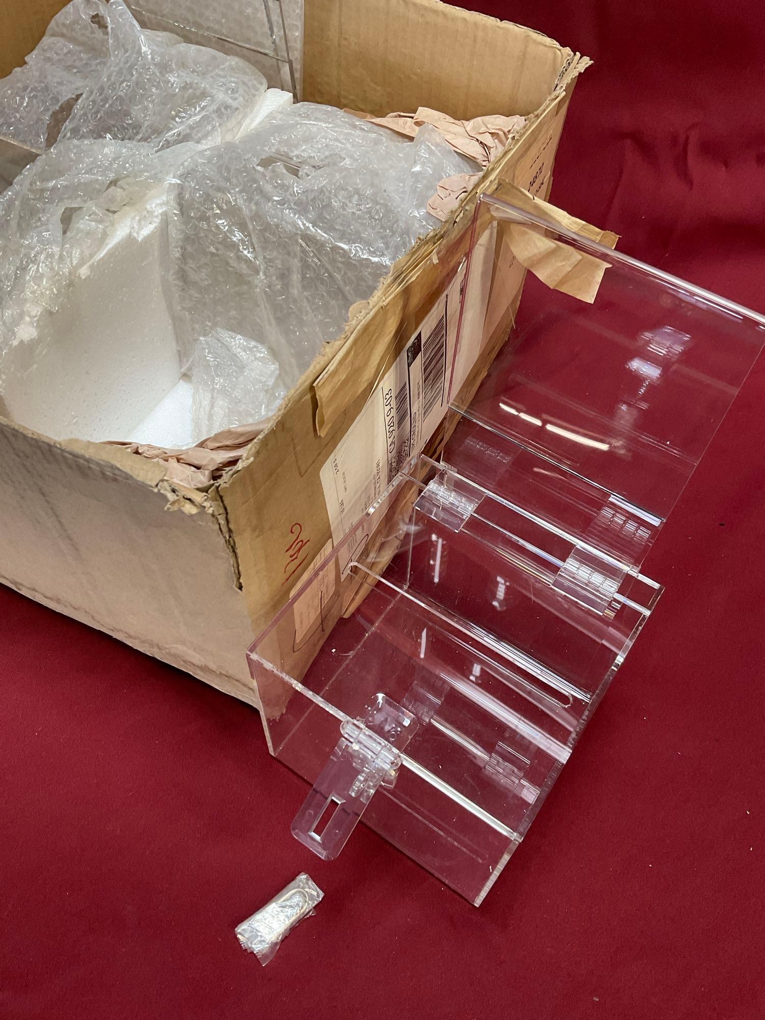 New acrylic plastic boxes with locked and keys. 4 | Proxibid