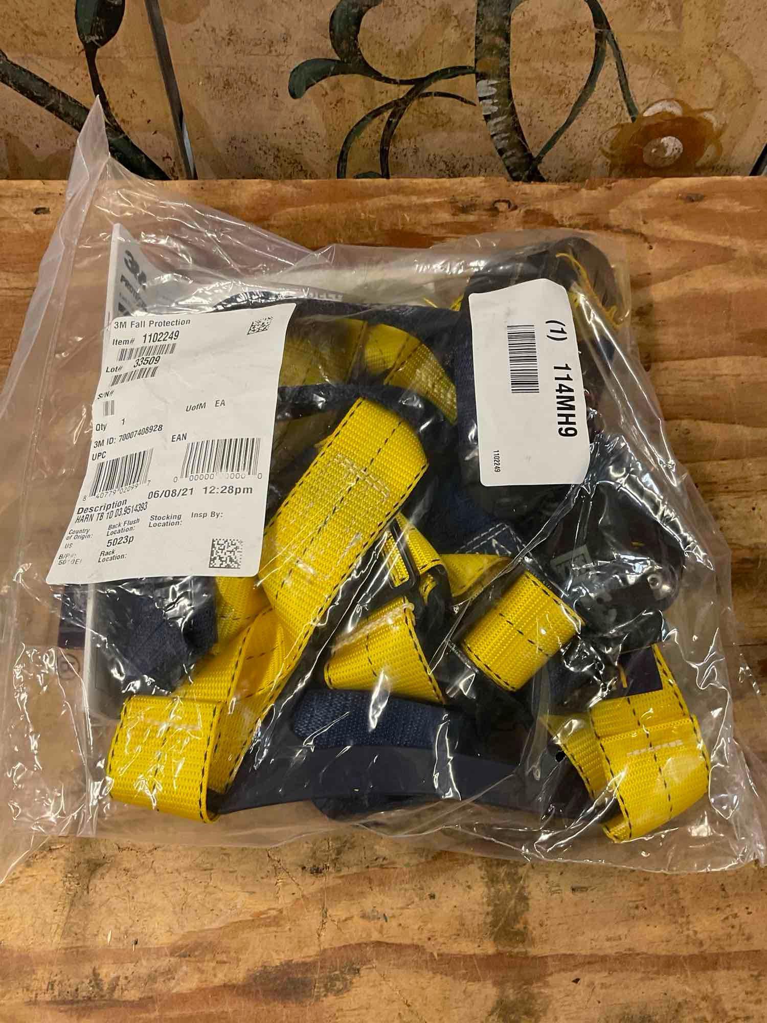 New 3M full body harness | Proxibid