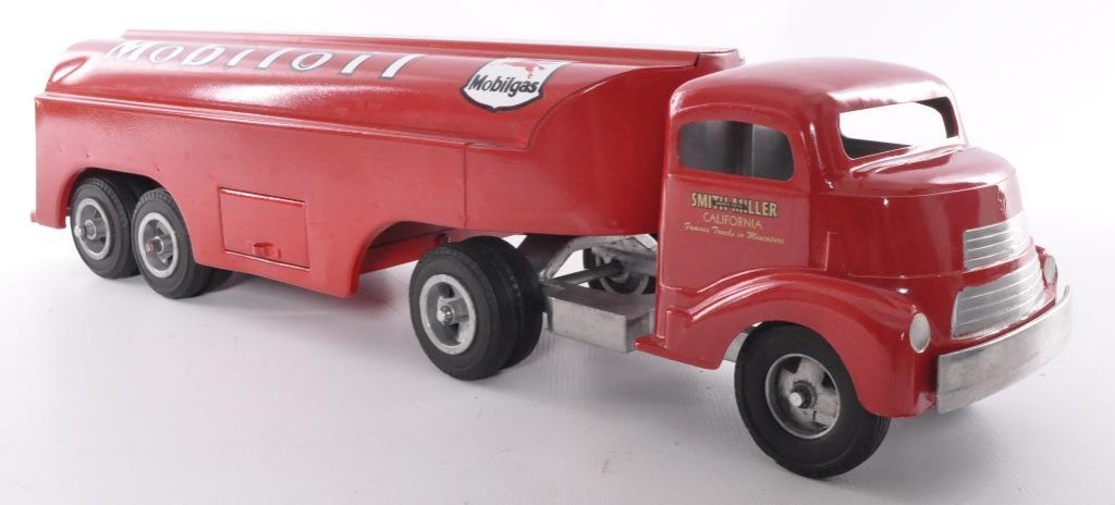 Smith Miller "Smitty Toys" Mobiloil Pressed Steel Tanker Truck | Barnebys