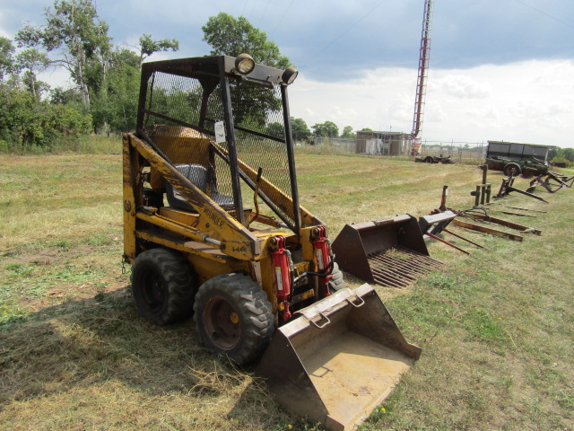 788. ROUNDER MODEL 600 GAS COMPACT SKID STEER | Proxibid