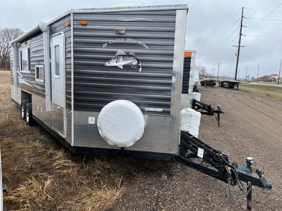 283. 2015 8’x24’ V American Surplus Grand Castle Ice Castle Fish House ...