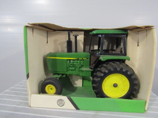 413. 1/16 John Deere 4255 Toy Tractor, Single Rear Wheels, Box Has Wear ...