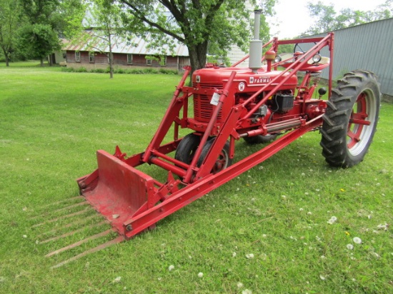 1875. 1953 FARMALL SUPER H, NARROW FRONT, SELLS WITH TRIP BUCKET LOADER ...