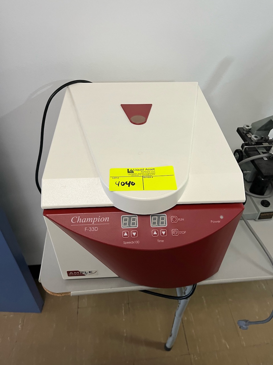 Loc: 3 Lab. Ample Scientific Champion F-33D | Proxibid
