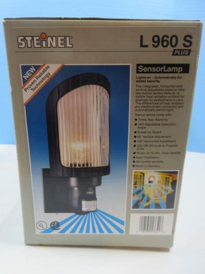 Steinel Sensor Lamp Built In Swivel Passive Infrared Detector Switches ...
