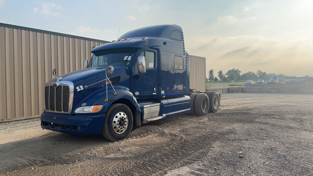 Peterbilt 387 Sleeper