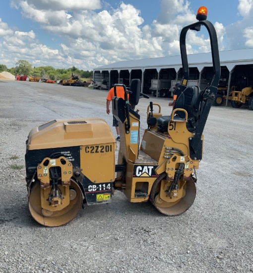 CAT CB-114 Smooth Double Drum Roller | Heavy Construction Equipment ...