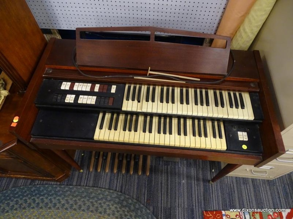 Advertisements Vintage 1961 Lowrey Organ Holiday Deluxe Organ Print Ad ...