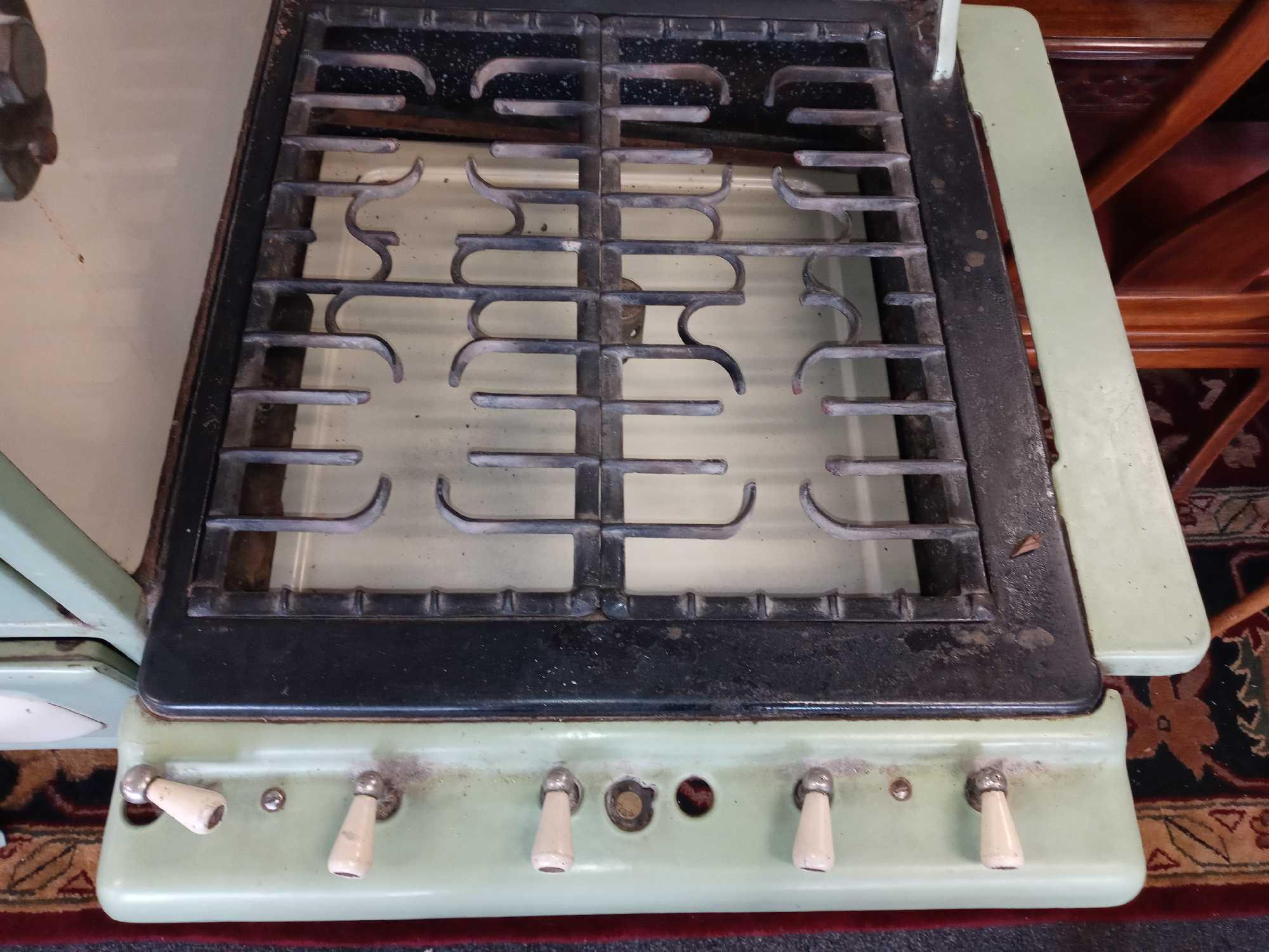 1930s Gas Stove With Oven