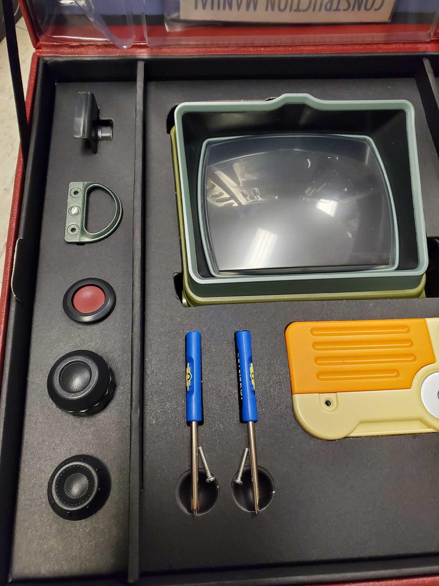 FALLOUT PIP-BOY 2000 MK VI CONSTRUCTION KIT Proxibid, 10/03/2023