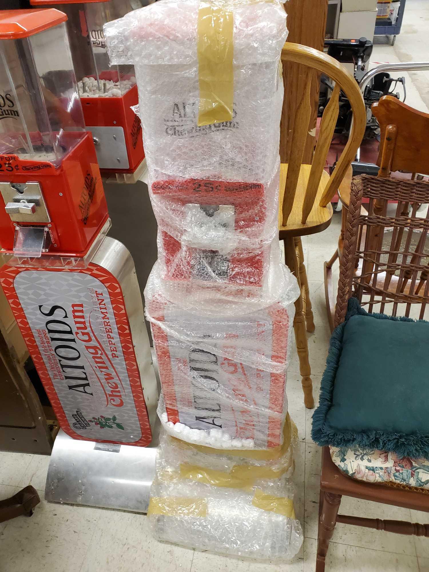 CANDY KING ALTOIDS CHEWING GUM CANDY MACHINE, | Proxibid