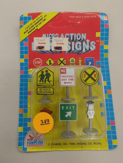 Funrise Micro Action Road Signs Of Six Vintage 1989 Stop&School Signs ...
