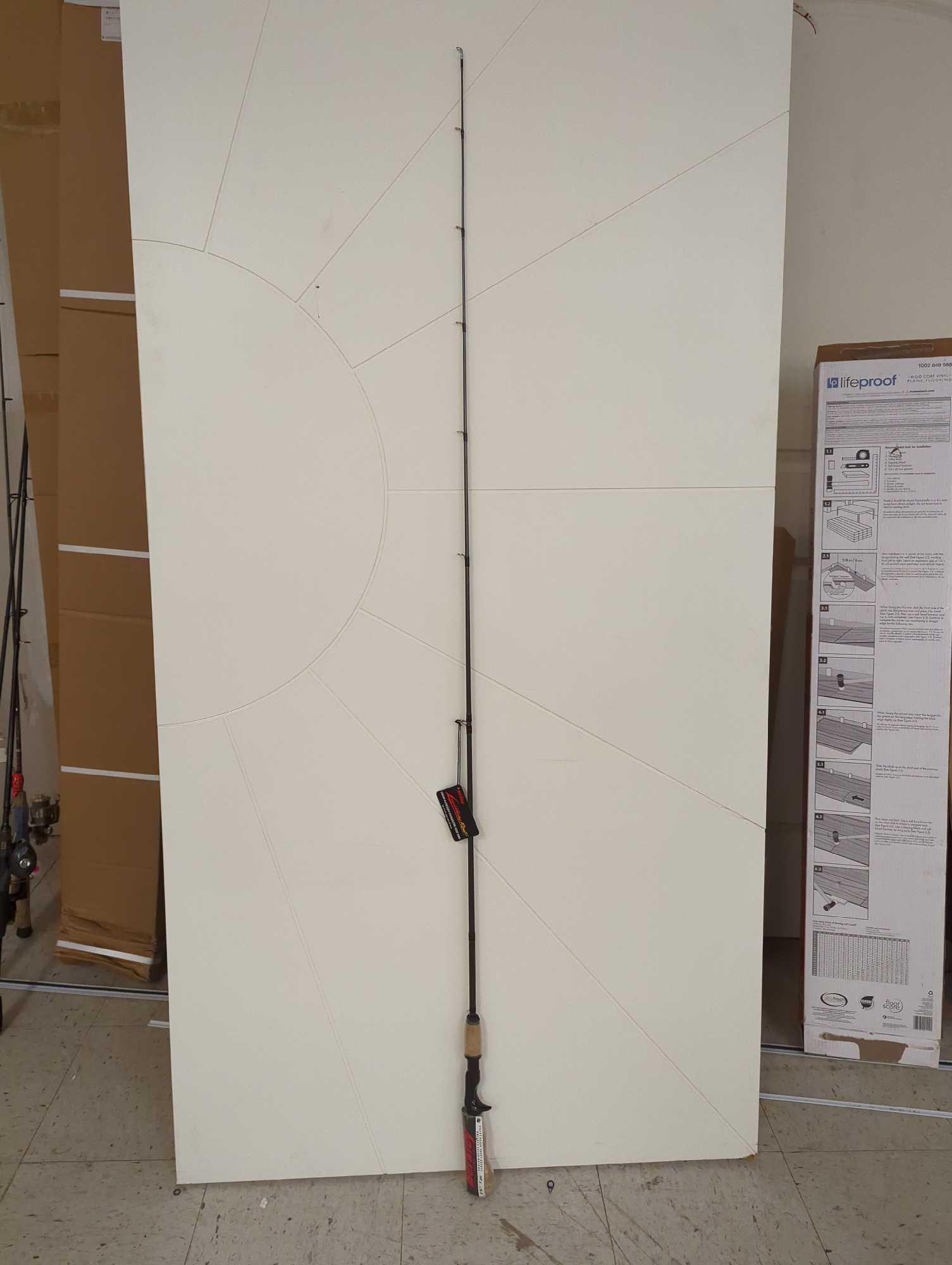Berkley 5'6" Lightning Rod, Medium Heavy casting. | Proxibid