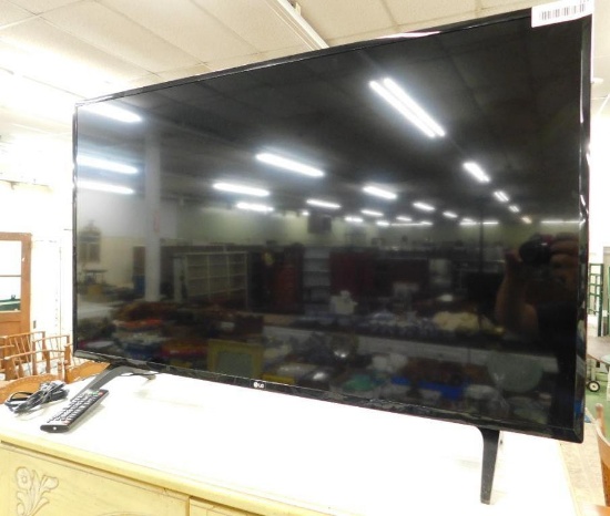 LG 42" Flat Screen TV - Model #43LJ5000 | Online Auctions | Proxibid