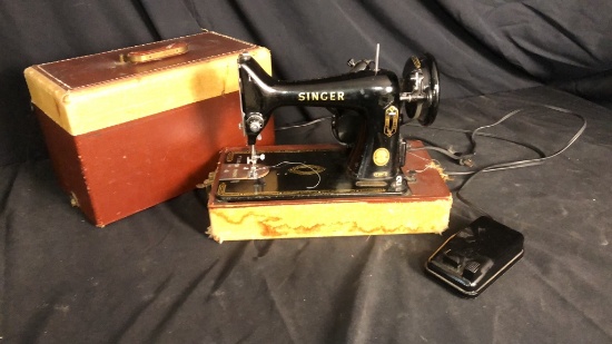 VINTAGE SINGER TRAVEL SEWING MACHINE | Art, Antiques & Collectibles ...