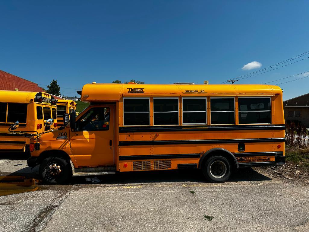 Thomas Bus Minotour Ford